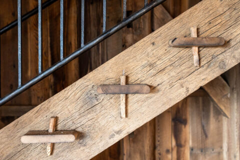 Characteristics Of Wood: Splits & Checks In Reclaimed Lumber